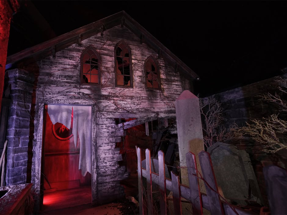 First Look Inside 'Hatchet & Chains' Horror Nights Haunted House ...