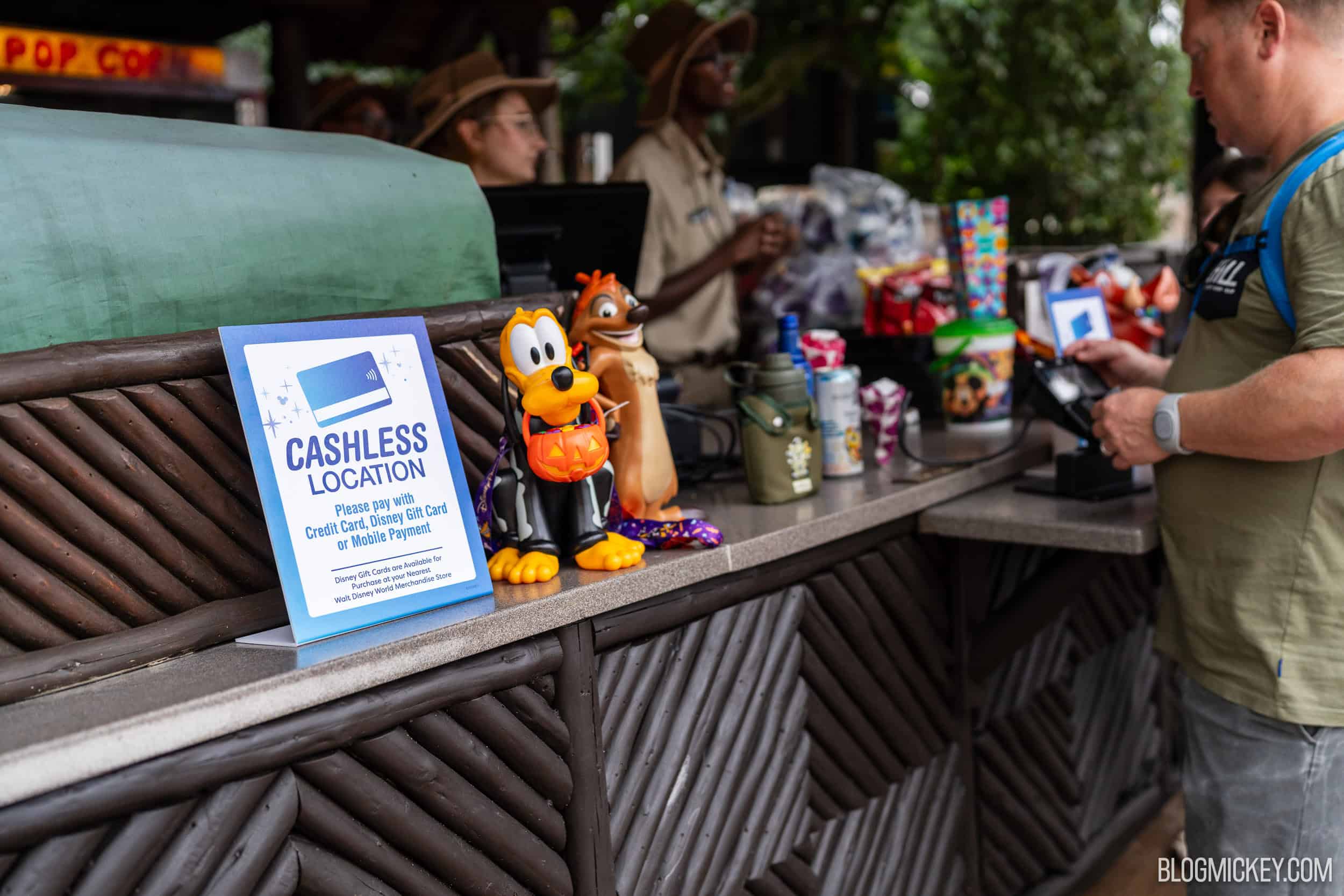 Walt Disney World Expands Cashless Locations, Advises Guests to ...