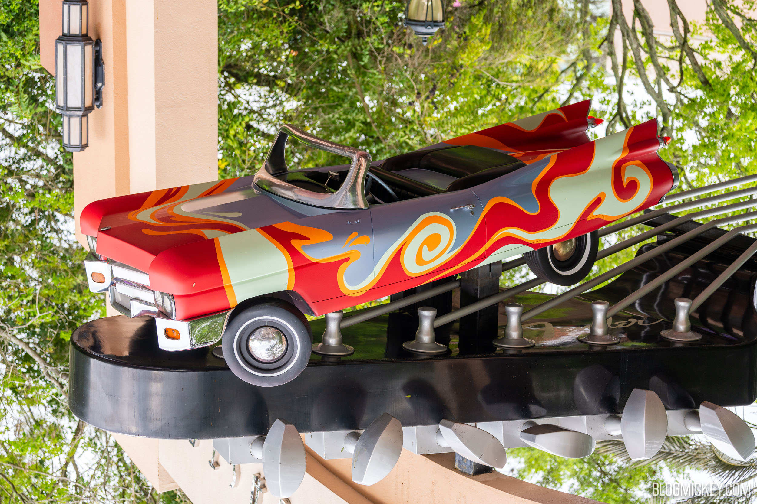 Upside Down Limo Repainting Continues for Muppets Takeover of Rock 'n ...